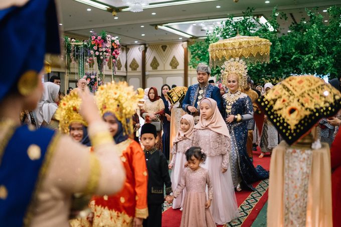 The Wedding of Mahesa & Ririn at Kartika Chandra Hotel | Warna Project ...