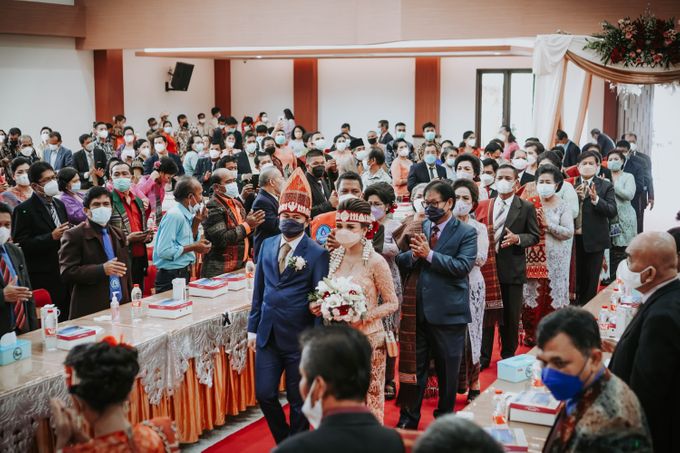 Donny & Damerian by Graha and Conventional Hall Ronatama | Bridestory.com