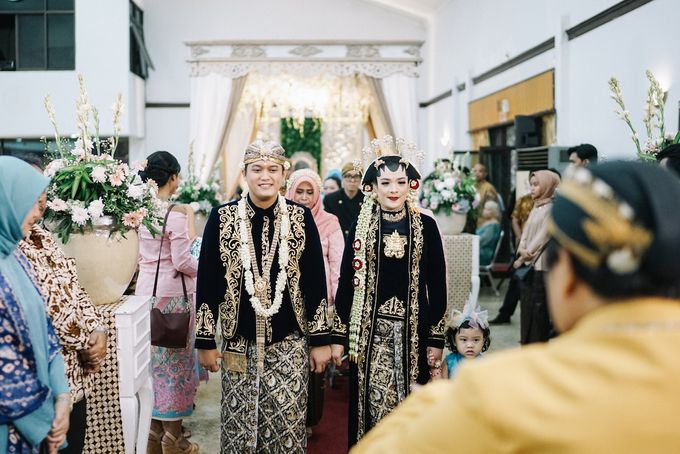 Adinda & Hafidz Reception at Aula Sudirman Makodam Jaya by Warna ...