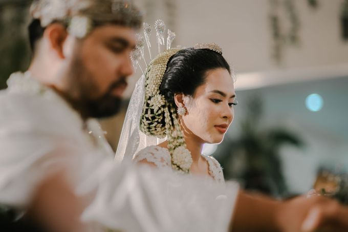 IFA & TAMA WEDDING CARAKA LOKA by Get Her Ring | Bridestory.com