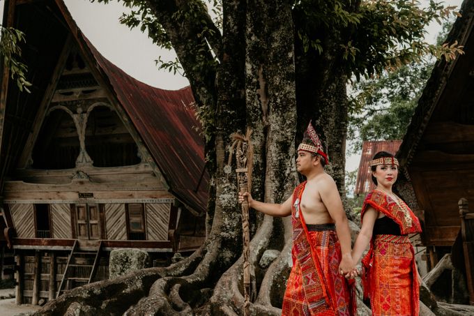 Prewedding of Gina & Teddy at Samosir | Warna Project | Bridestory