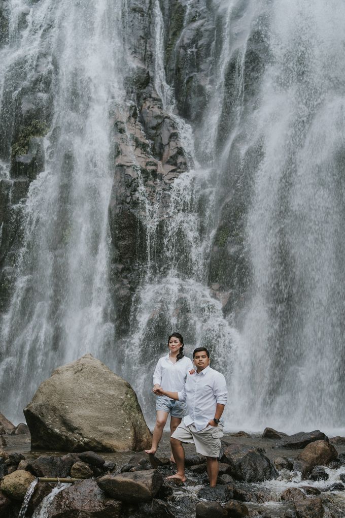 Prewedding of Gina & Teddy at Samosir by Warna Project | Bridestory.com