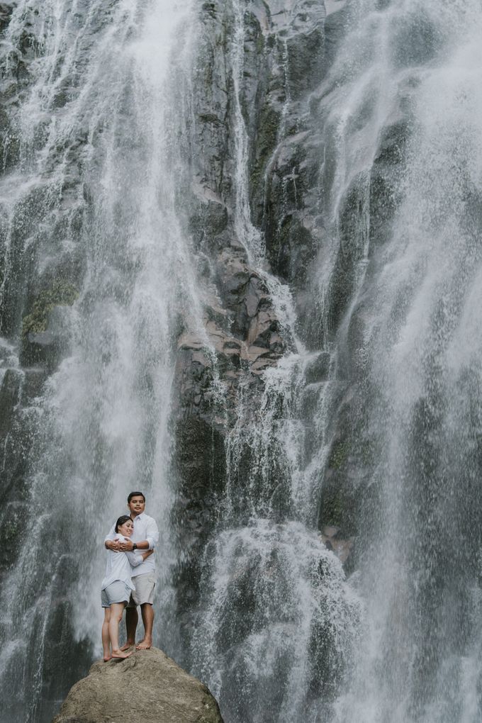 Prewedding of Gina & Teddy at Samosir by Warna Project | Bridestory.com