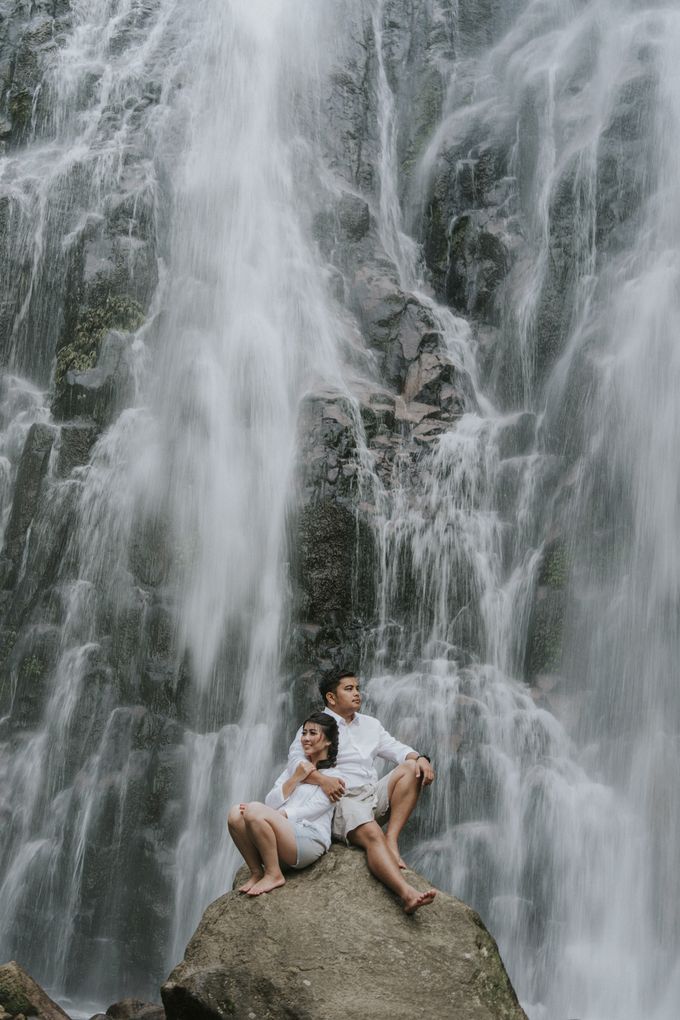 Prewedding of Gina & Teddy at Samosir by Warna Project | Bridestory.com