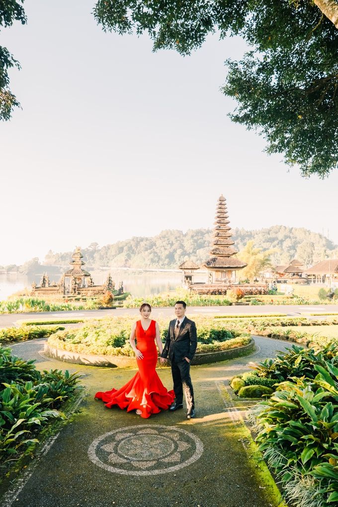Jennifer & Ferry Prewedding Photo at Ulun Danu Beratan Lake | Bali Pre ...