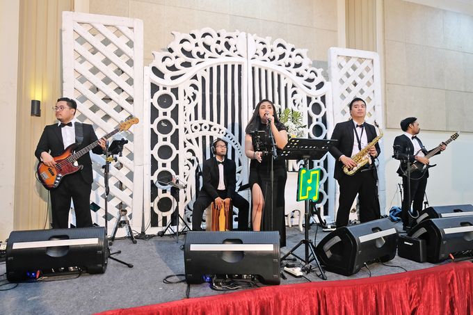 Simple Acoustic by Hazelnut Acoustic | Bridestory.com