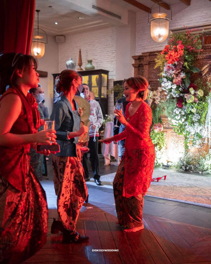 Seribu Rasa Menteng | Charlie & Anne | diskodiwedding | Bridestory