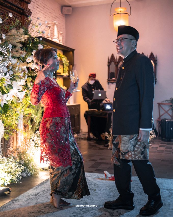 Seribu Rasa Menteng | Charlie & Anne | diskodiwedding | Bridestory