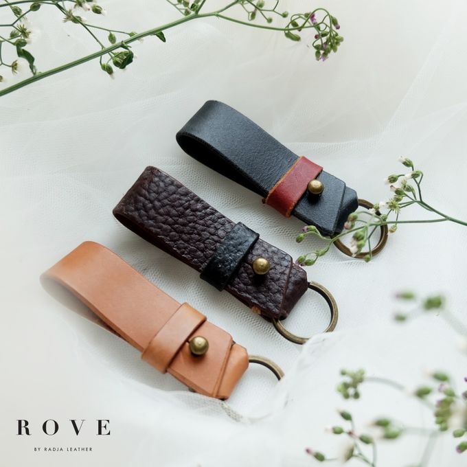 Samuel & Regina - Keychain | Rove Gift | Bridestory