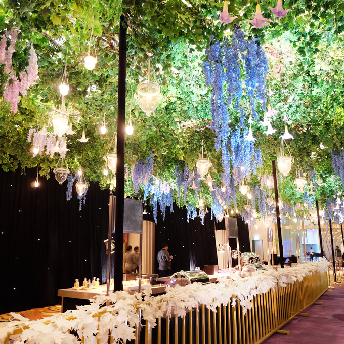 Raffles Hotel, VIP Table Arrangement by Yulika Florist & Decor ...