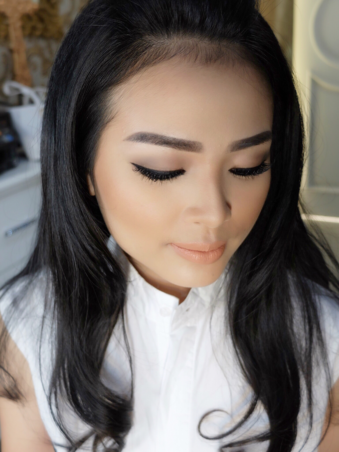 Ms. Regina for photoshoot make up | Maria lim Makeup | Bridestory