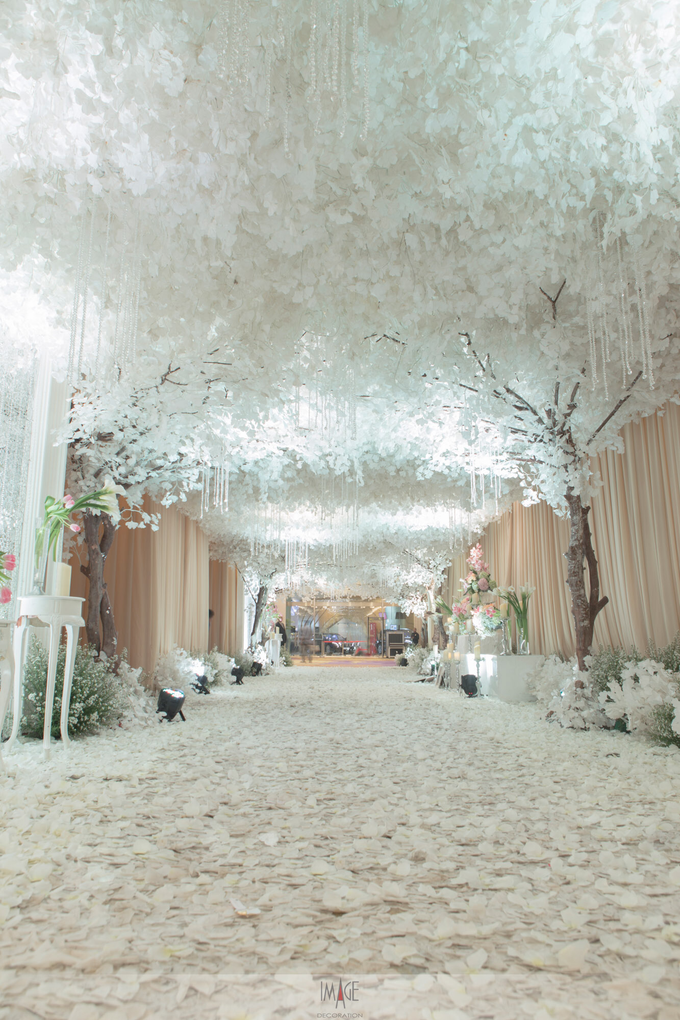 RAFFLES HOTEL BALLROOM by IMAGE Decoration | Bridestory.com