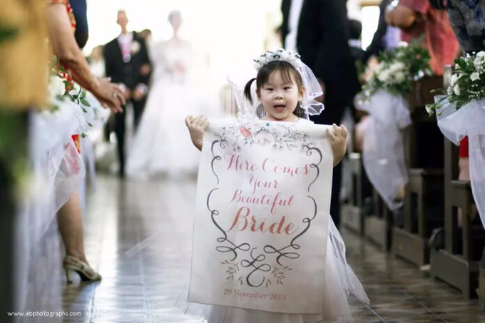 Here Comes the Bride Flag by dydx Bride | Bridestory.com