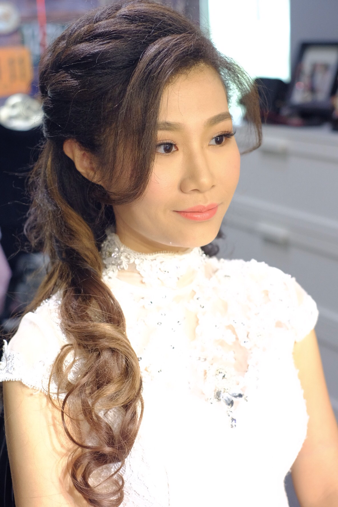 Ms Leong pre wedding shoot | Cocoon makeup and hair | Bridestory