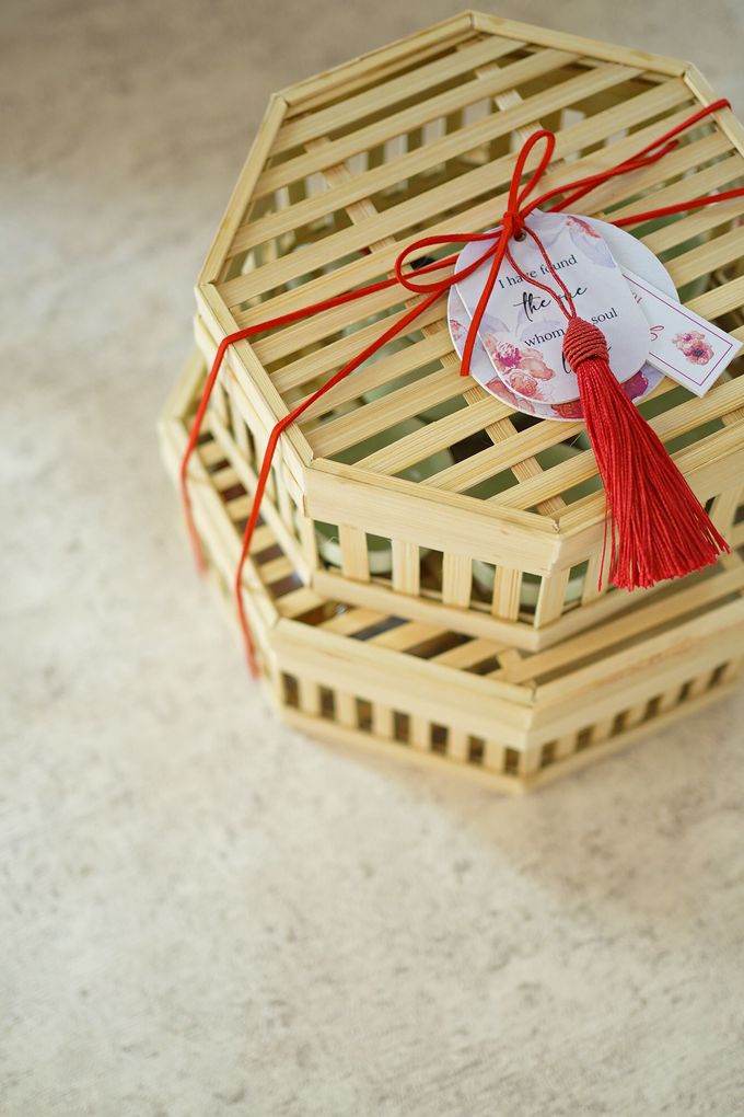 WEDDING GIFT FOR TEAPAI CEREMONY by Jollene Gifts | Bridestory.com