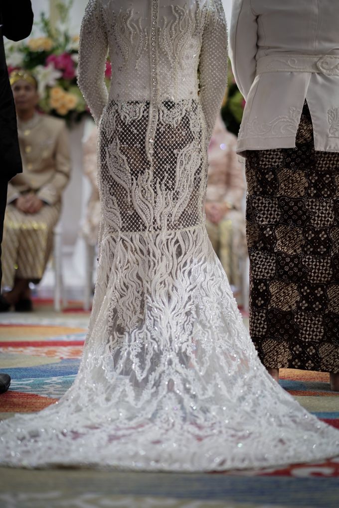Pernikahan Adat Sunda - Padang by Diamond Weddings | Bridestory.com