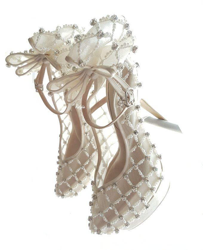 Ribbon shoes by REGIS Bridal Shoes | Regis Bridal Shoes | Bridestory