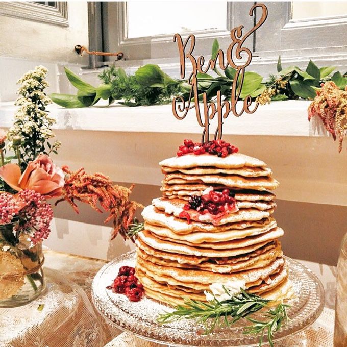 Rustic Wood Cake Toppers by KCottageStudio | Bridestory.com