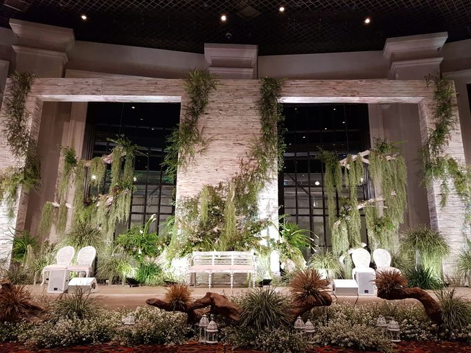 White Rustic | Suryo Decor | Bridestory