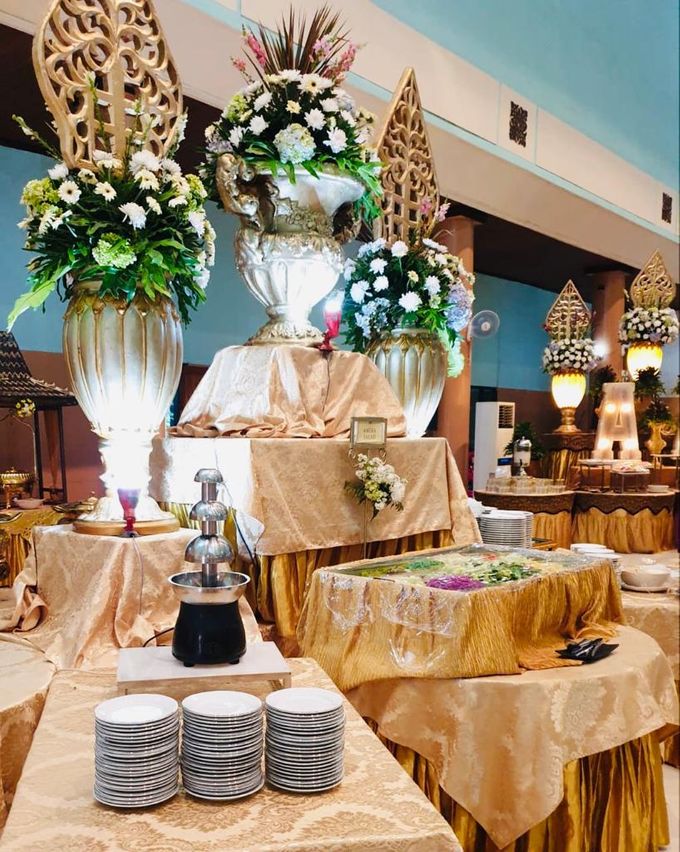 Resepsi Pernikahan Adat Jawa | Dirasari Catering | Bridestory