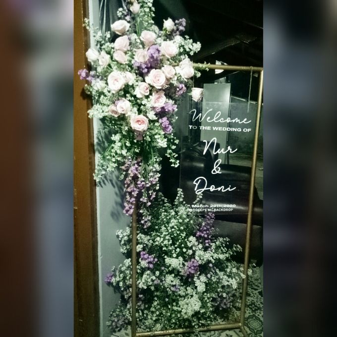 Intimate Akad Nikah | Rosepetal Backdrop | Bridestory