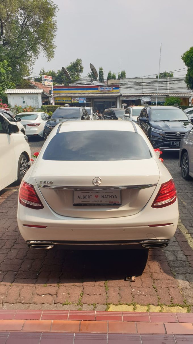 Wedding Car | Alva Wedding Car | Bridestory