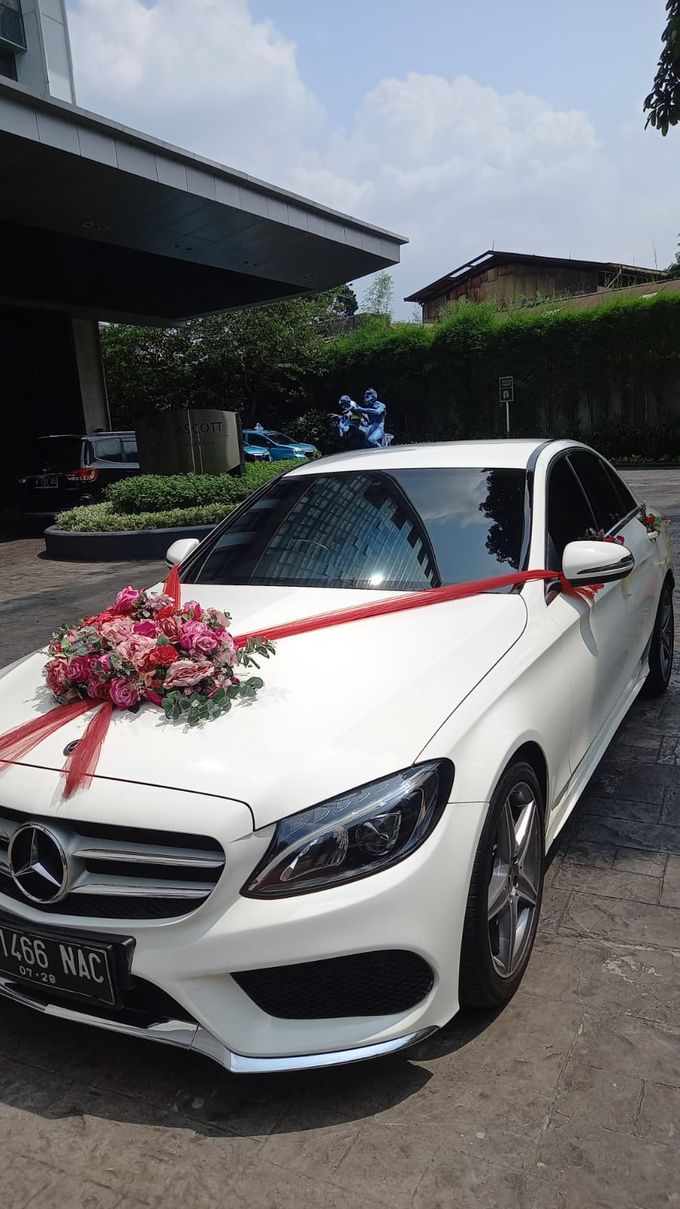 Wedding Car Jakarta | Alva Wedding Car | Bridestory