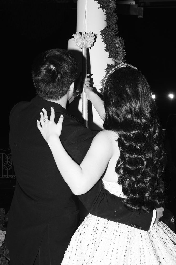 Wedding Cake Of Brandon Sharon By Eiffel Cake Bridestory