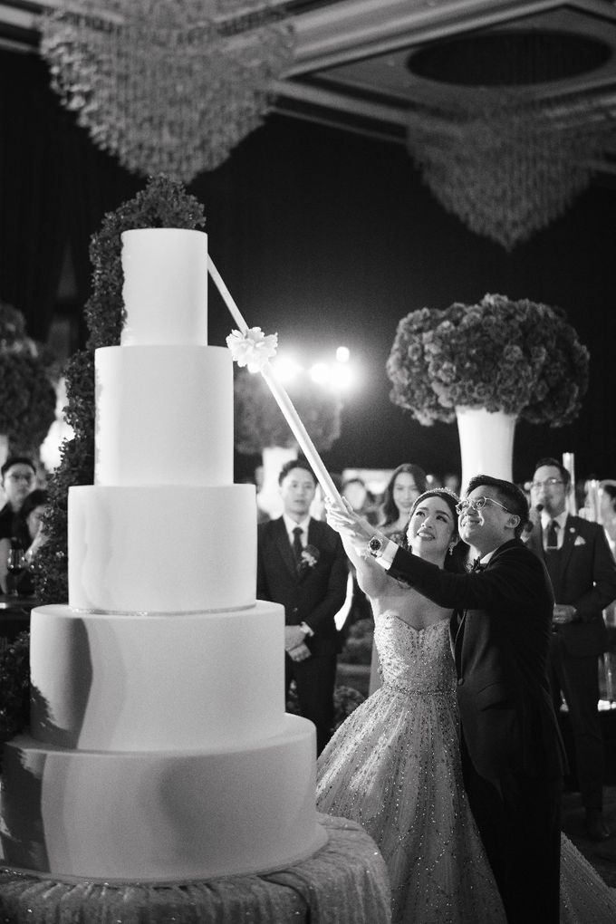 Wedding Cake Of Brandon Sharon By Eiffel Cake Bridestory