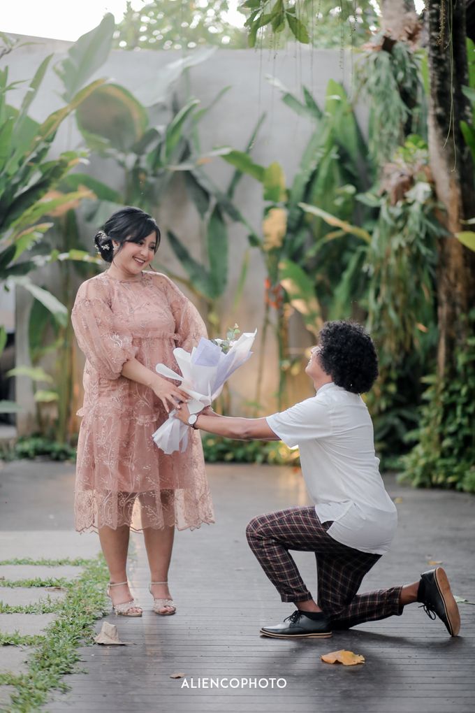 Engagement Cimit & Madkucil by Sirih Gading Catering | Bridestory.com