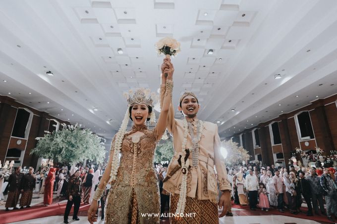 Tradtional Of Sunda Wedding Esa & adzima | alienco photography | Bridestory