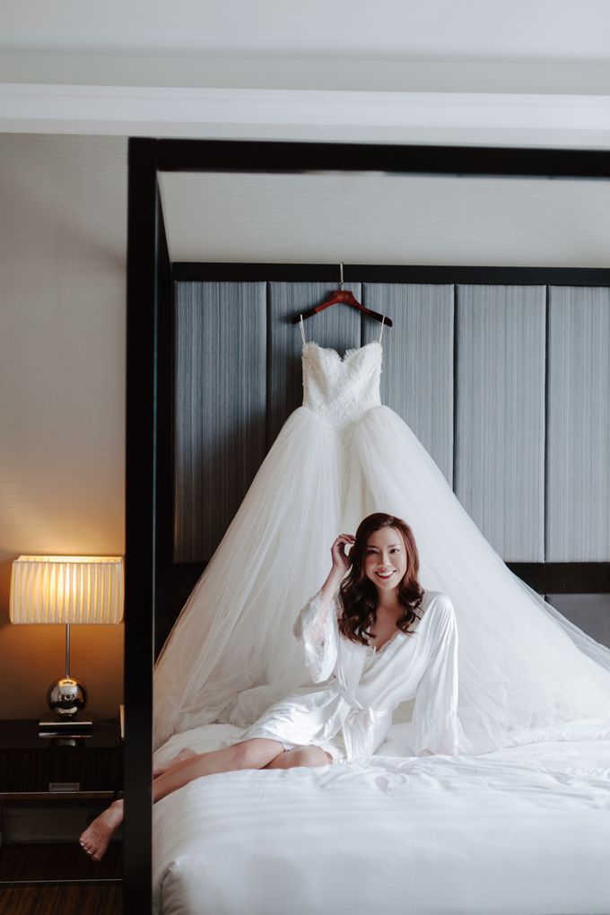 The Majestic Hotel KL Weddings |Lesli + Jia Sin by JOHN HO PHOTOGRAPHY | Bridestory.com