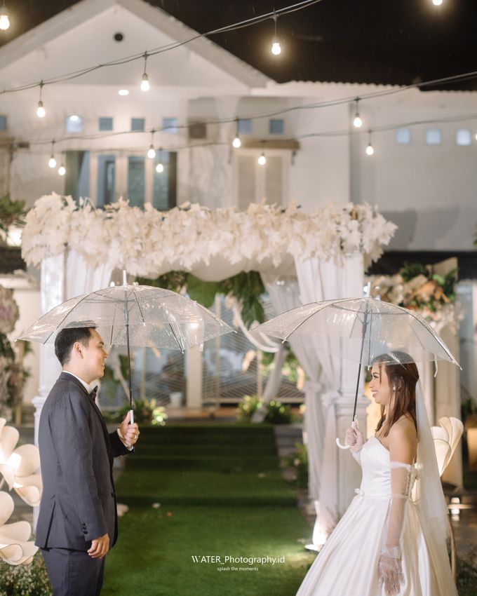 The Wedding Of Titik & Azwar by Villa Srimanganti | Bridestory.com