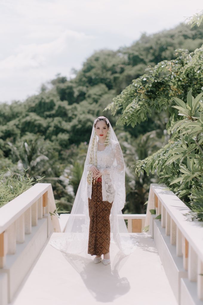 Bunga Citra Lestari & Tiko Aryawardhana Wedding by SVARNA by IKAT ...