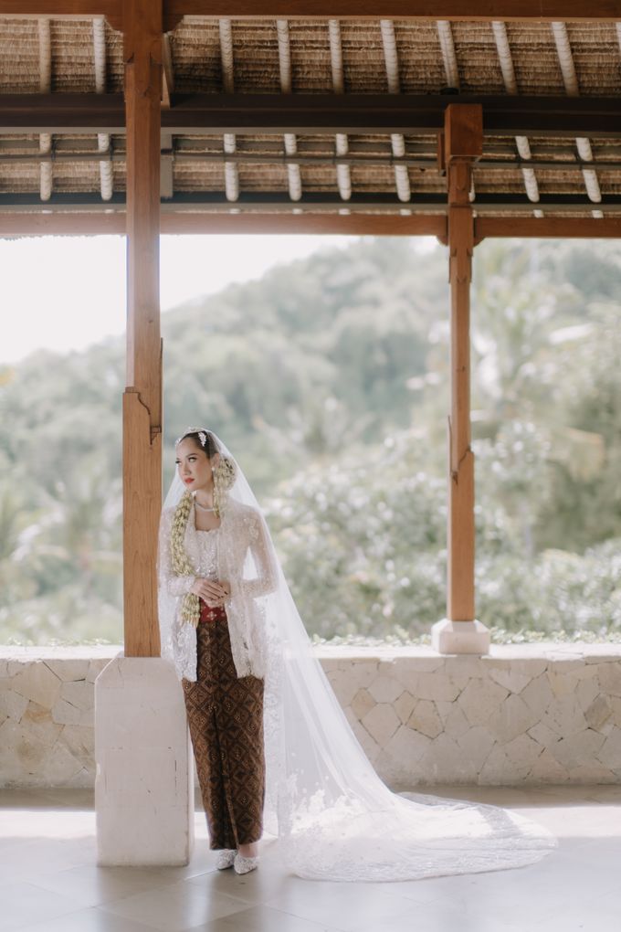 Bunga Citra Lestari & Tiko Aryawardhana Wedding by SVARNA by IKAT ...