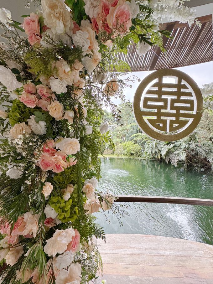 Modern Simple Teapai Style | Pampas Home Studio | Bridestory