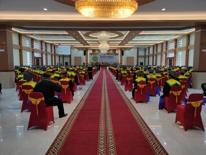 Wisuda STKIP Arrahmaniyah 2021 by Graha and Conventional Hall Ronatama ...