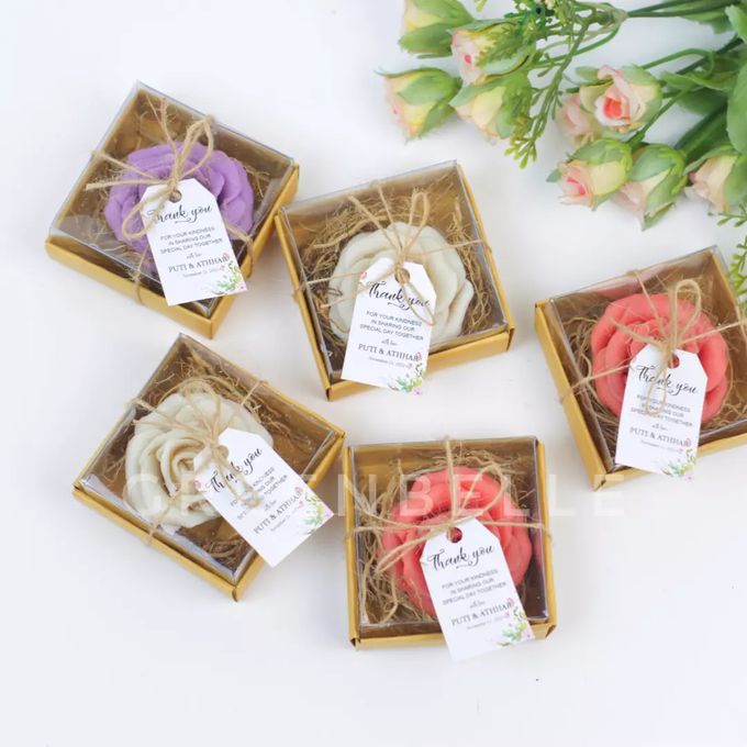 Wedding Of Puti & Athhar - Aroma Flower by Greenbelle Souvenir ...