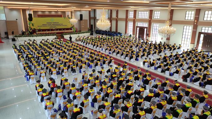 Wisuda STKIP Arrahmaniyah 2022 | Graha and Conventional Hall Ronatama ...