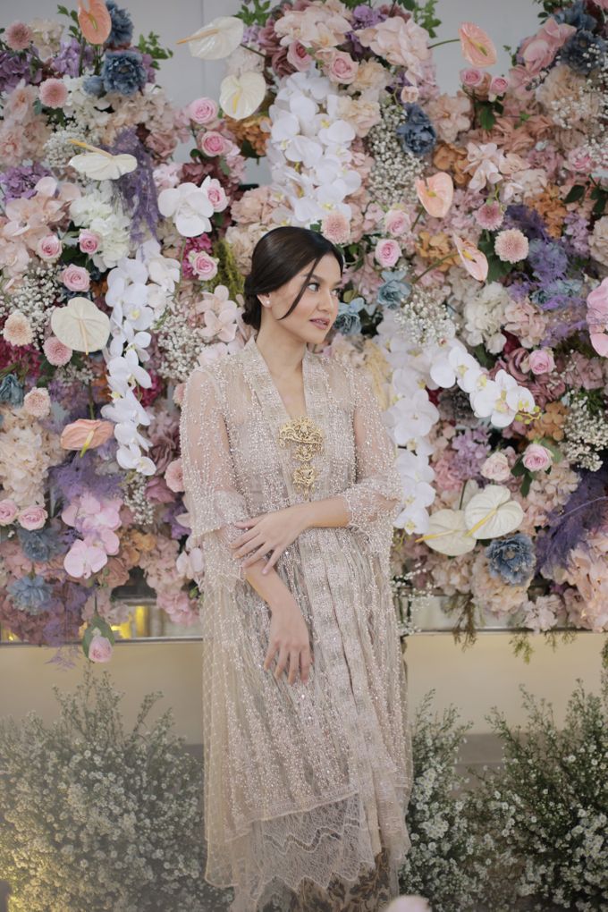 Attire Engagement | SARAH DEWANTO | Bridestory