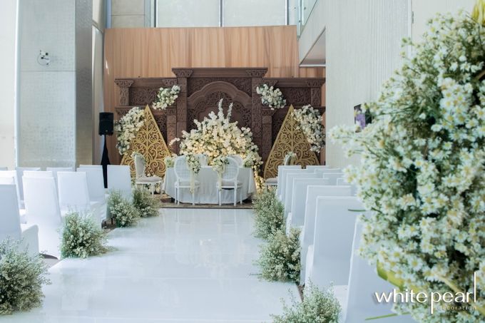 DoubleTree by Hilton Cikini 2024.12.07 | White Pearl Decoration ...