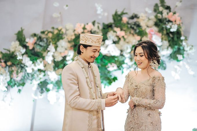 Wedding Foto Rini & Eric | MARON FOTO | Bridestory