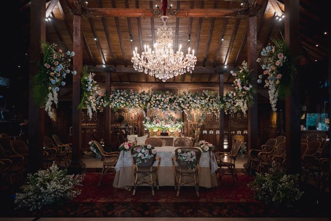 Wedding Decoration Plataran Dharmawangsa | Pampas Home Studio | Bridestory