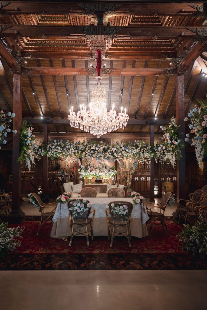Wedding Decoration Plataran Dharmawangsa | Pampas Home Studio | Bridestory