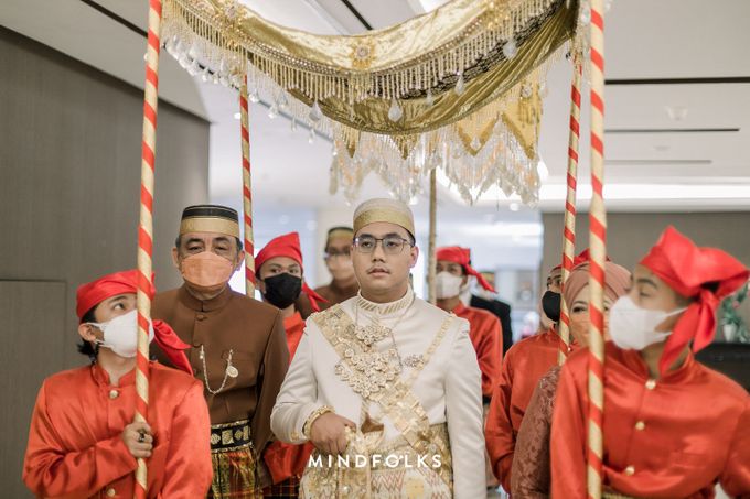 Bugis Wedding of Mutiara & Irsyan | Hotel Artotel Mangkuluhur by IKK ...