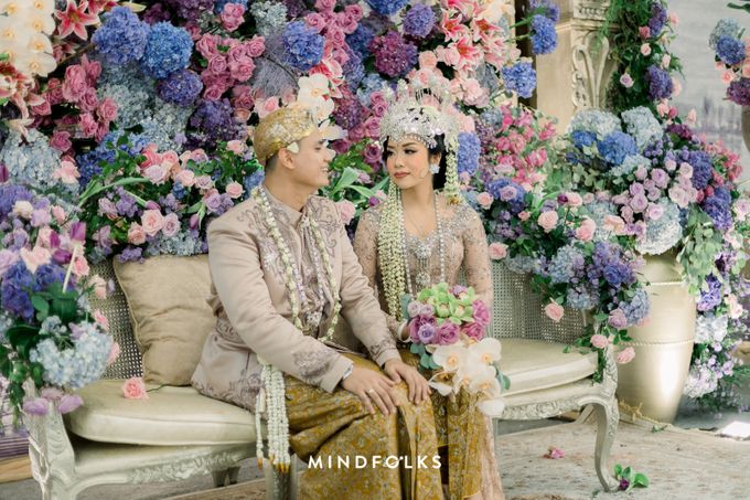 Sundanese Decoration of Redita & Farrel | IKK Wedding Venues | Bridestory