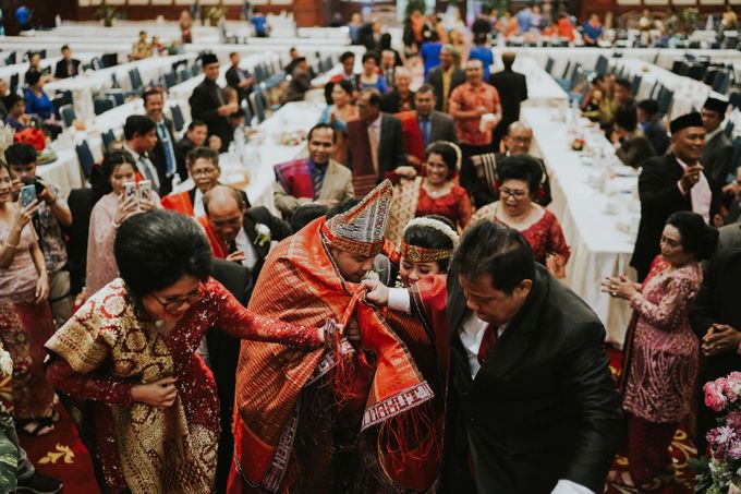Wedding of Teddy & Gina at Gedung Dhanapala Jakarta by Warna Project ...