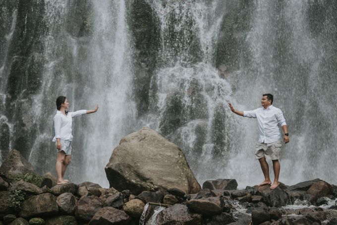 Prewedding of Gina & Teddy at Samosir by Warna Project | Bridestory.com