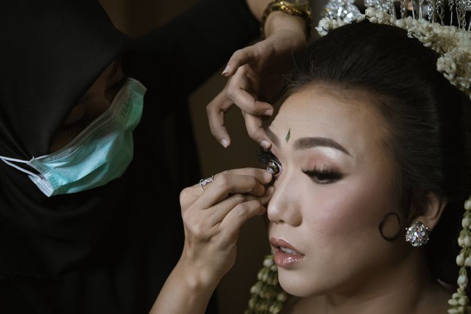 The Wedding of Raysha & Glenn at Mercure Hotel by Warna Project ...