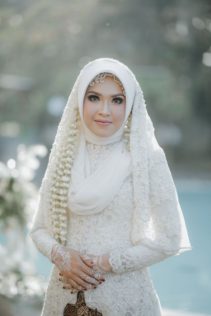 Prosesi Akad Nikah Garden Party Eka & Adi by LAKSMI - Kebaya Muslimah ...